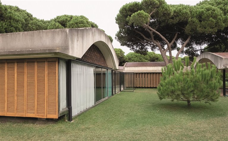 Una mirada íntima y personal de La Ricarda, icono de la arquitectura ...