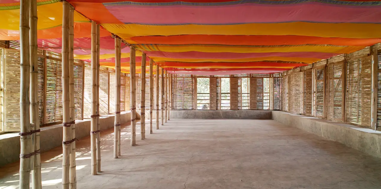 Anna Heringer, arquitecta: "Construir con barro no se estudia en la ...