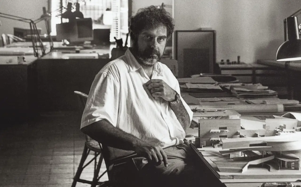 Enric Miralles, arquitecto: "Los edificios no deben terminarse porque ...
