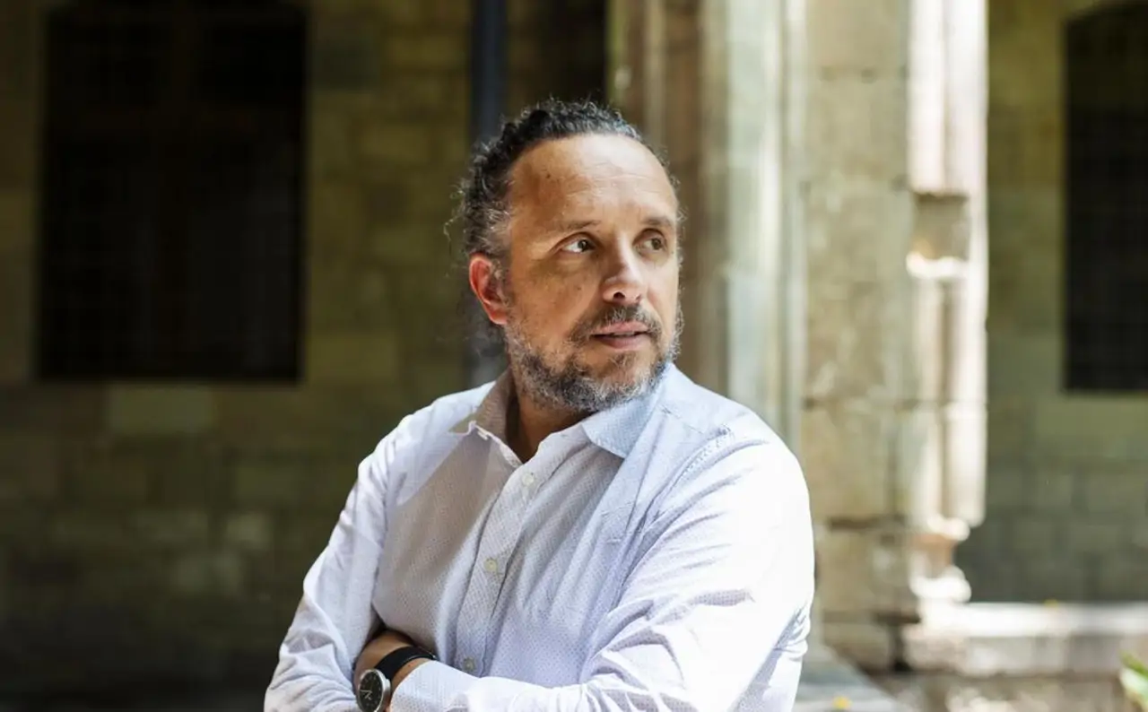 Josep María Boronat, arquitecto: “Nuestros balcones no están preparados para asumir el peso de ...