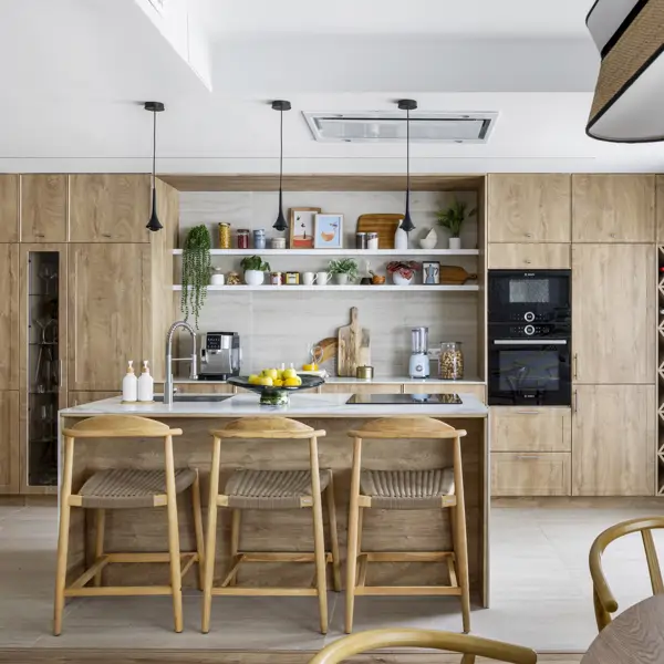 Adiós cocina totalmente abierta: 15 tendencias en cocinas 2025 vistas ...