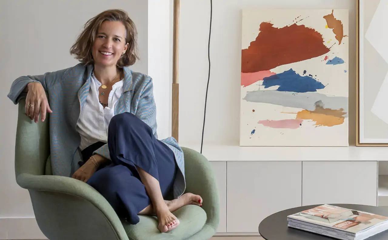 Barbara Aurell, interiorista: "En un proyecto hice una entrada verde con un mueble de 2 colores ...