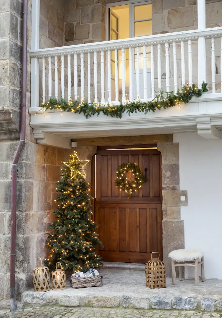 Cómo decorar un balcón en Navidad: 8 ideas elegantes y modernas con ...