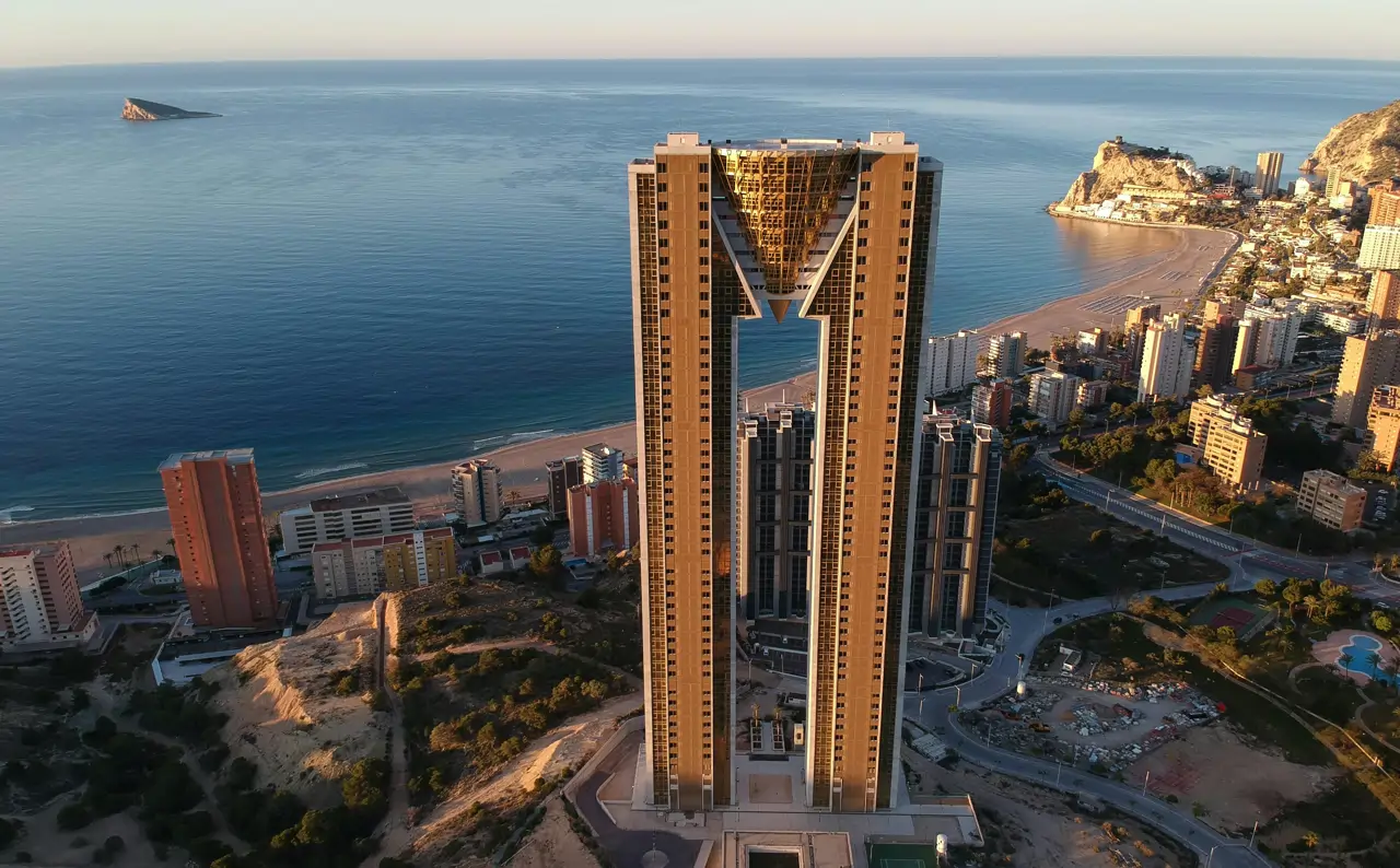Así es el edificio más alto de Benidorm: todo sobre el Intempo ...