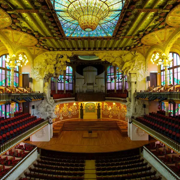 España en 15 edificios icónicos: un recorrido visual por las joyas que ...