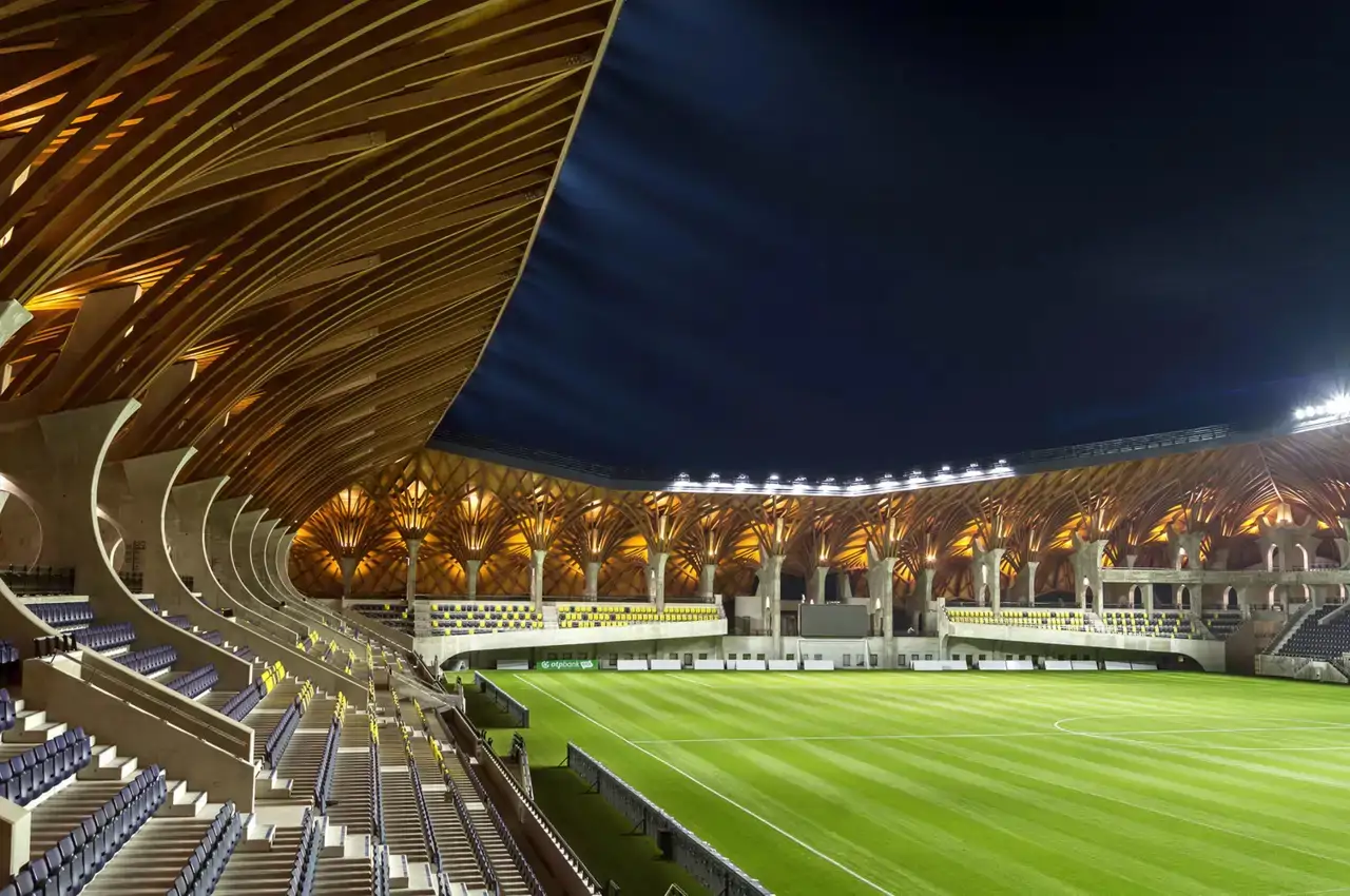 Hungría tiene un estadio de fútbol que parece una catedral: así es el ...