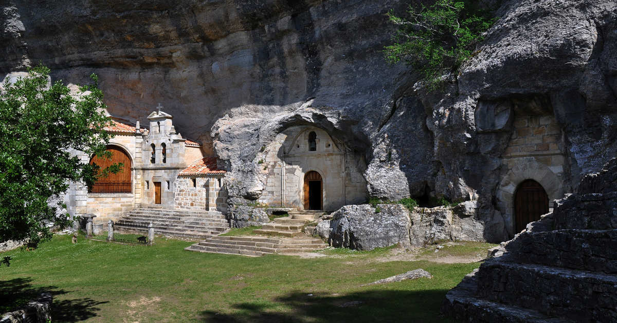 Esta iglesia en Burgos esconde un laberinto de piedra que desafía a la ...