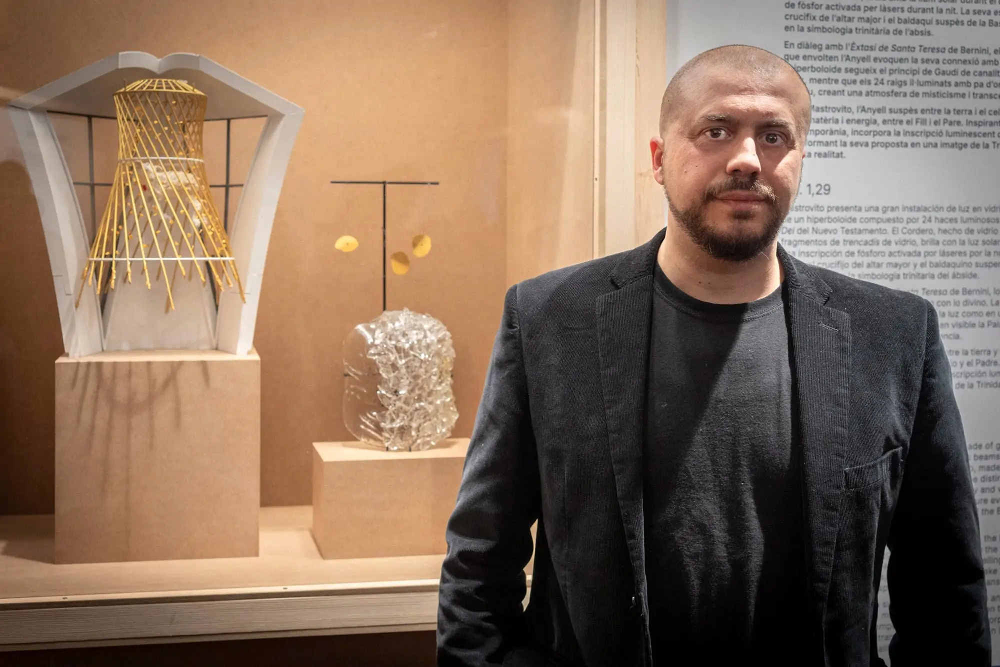 Andrea Mastrovito, el escultor italiano de la Sagrada Familia ...
